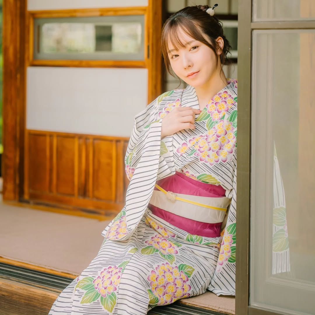 海老咲あお一年內雙專屬！ 25歲和服妹子改行拍AV？ - Japhub － 日本集合